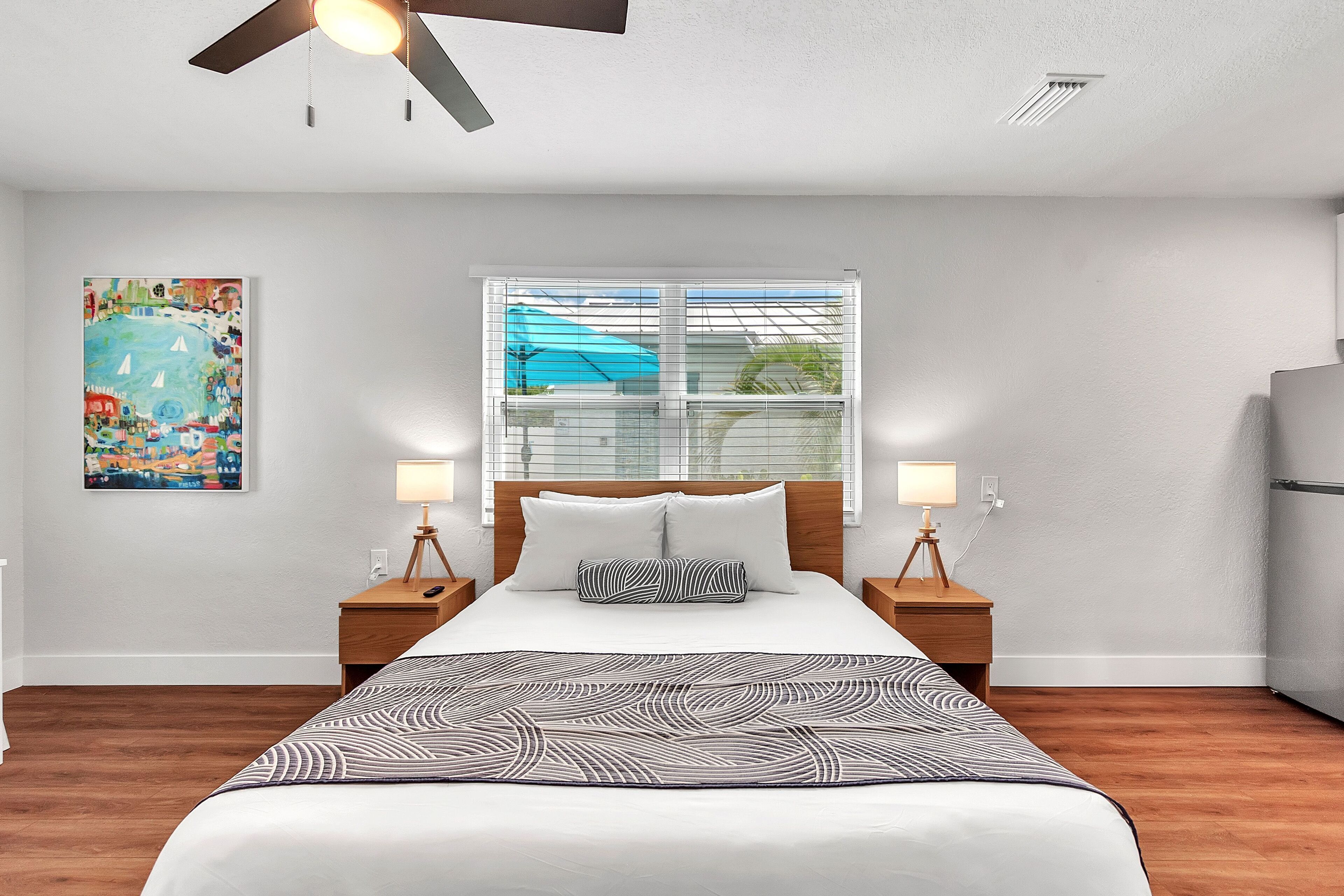 400 Ft To The Beachonsite Heated Poolbungalows #8grillsdogs Welcome! - Treasure Island, FL