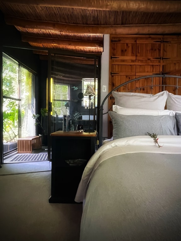 The Secret Room. A Tranquil Private Ensuite Room With A Separate Entrance. - Western Cape