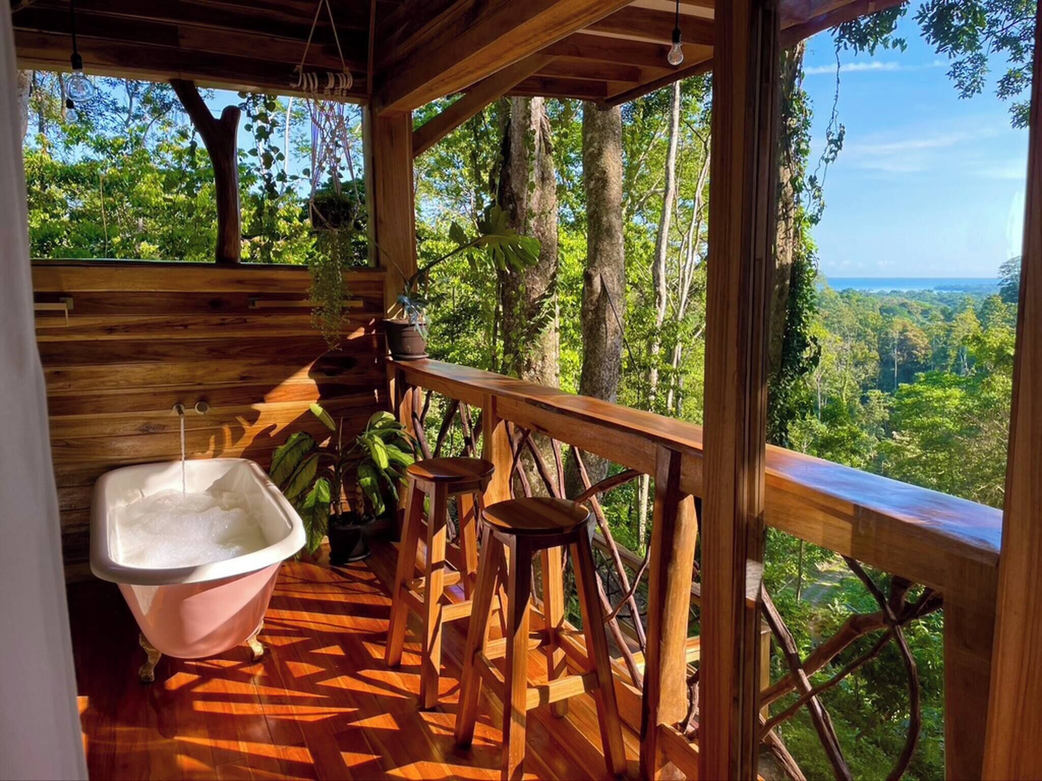 Cabine, 1 quarto, varanda, vista para o jardim | Banheira de hidromassagem exterior