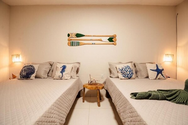 Secretária, secretária adequada para computadores portáteis 