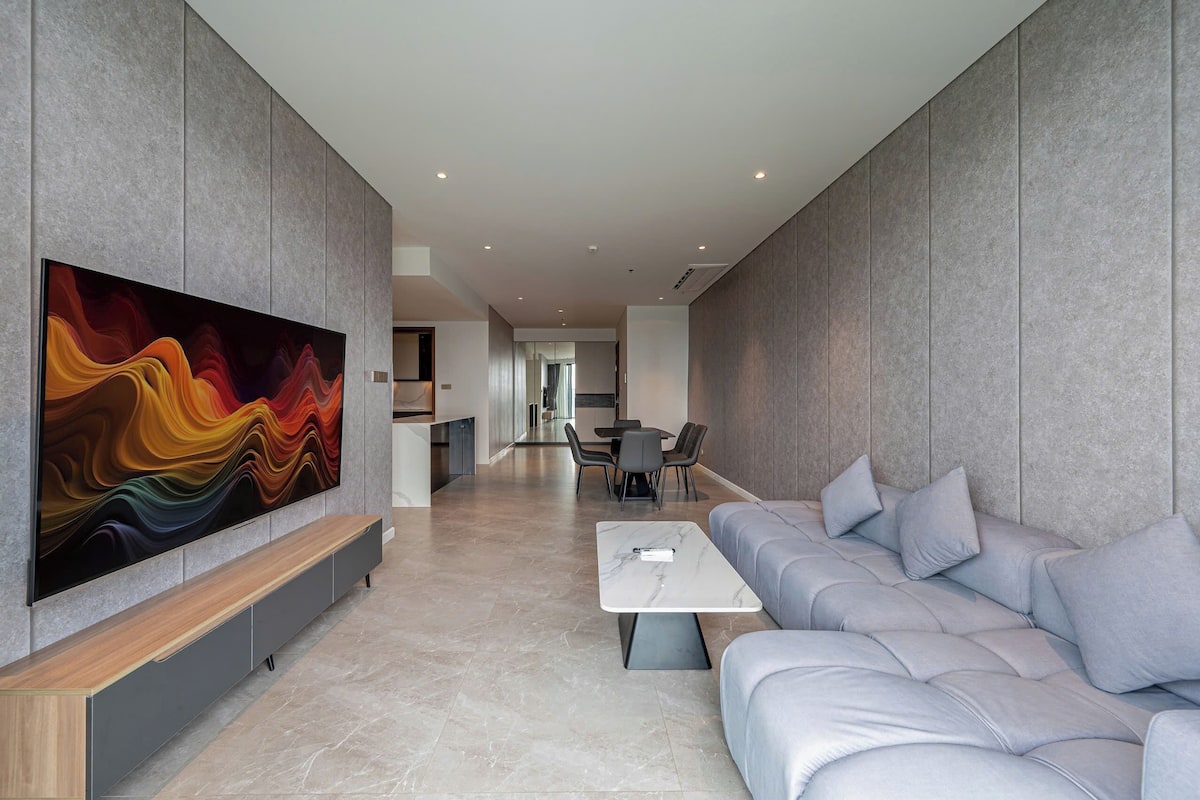 Apartamento família, 3 quartos, sacada, vista para a cidade | Camas com colchões de espuma com sistema de memória, escrivaninha