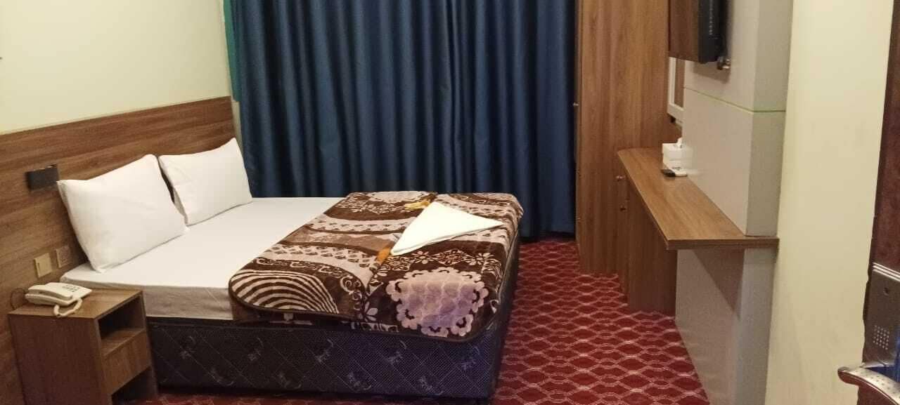 Quarto Duplo Standard, Vista para a cidade | Secretária, Wi-fi grátis 