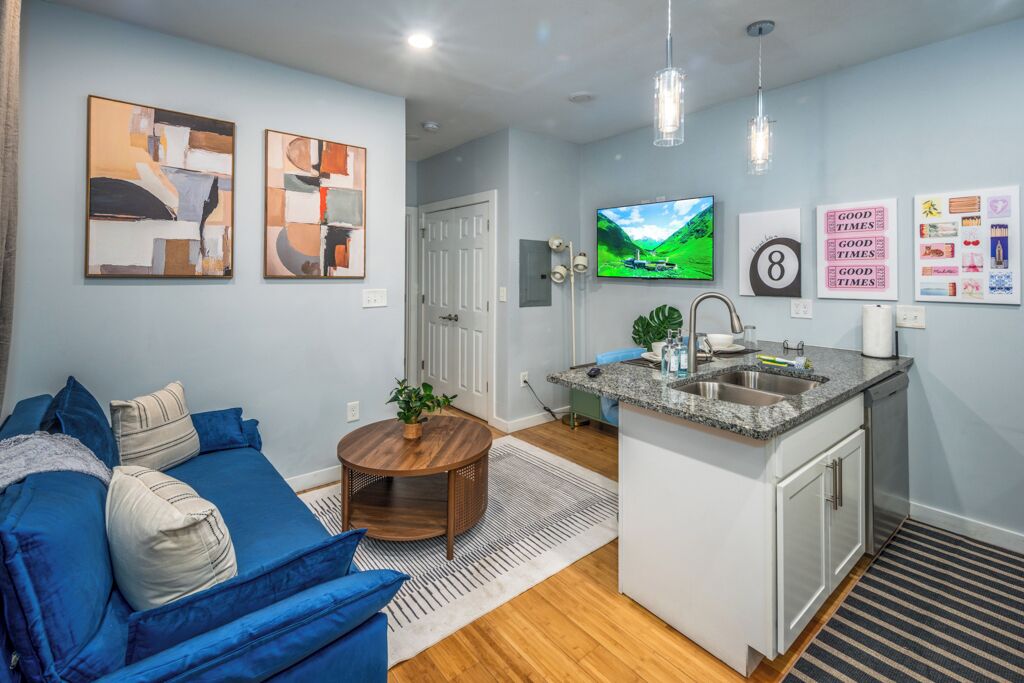 Otr By Tql+smart Tvs+king Bed+wifi+sleeps 3+1st Fl - Cincinnati, OH