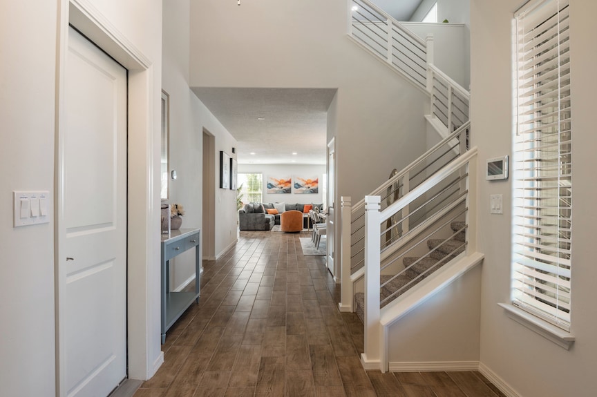 Spacious Family Friendly 5br Retreat Sandia Views Movie Lounge + Fenced Yard - 阿爾伯克基