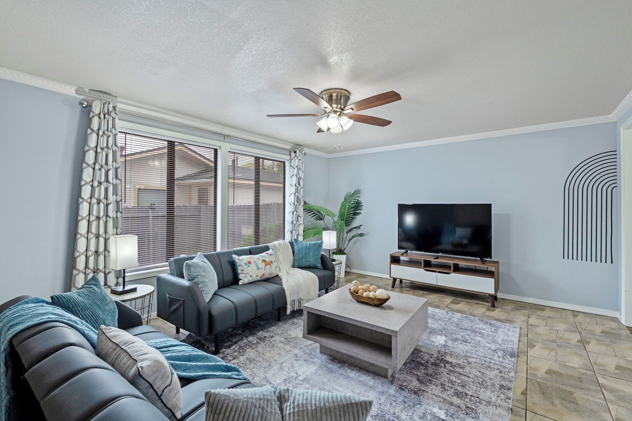 Reno-tahoe Escape: Midtown 3br/2ba Retreat - Reno, NV