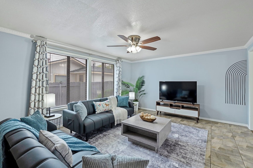 Reno-tahoe Escape: Midtown 3br/2ba Retreat - Atlantis Casino Resort Spa