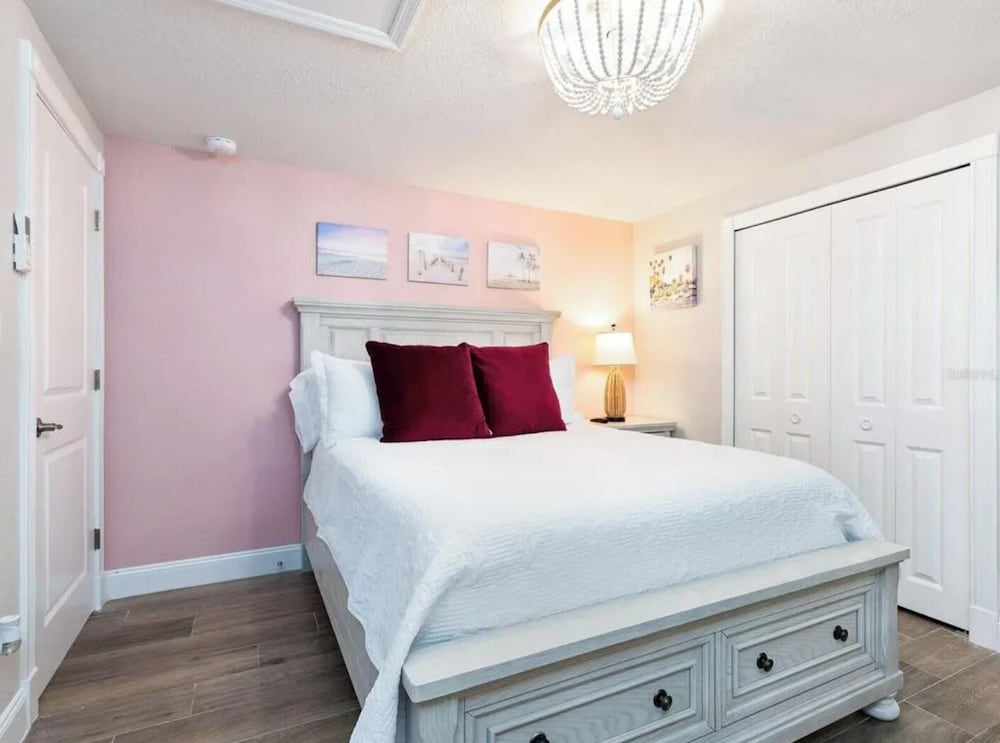 🦩Book Me Baby! Wildflower Inn Siesta Key #5 Pineapple🦩 - Siesta Key | Vrbo