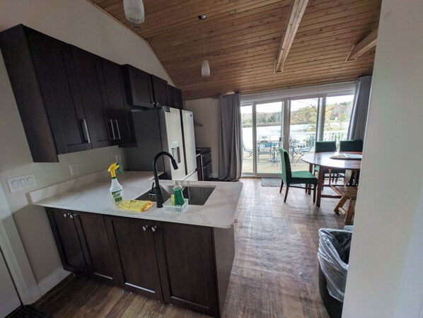 Echo Beach Cottage, Magnetawan: Hotel Reviews, Rooms & Prices | Hoteles.com