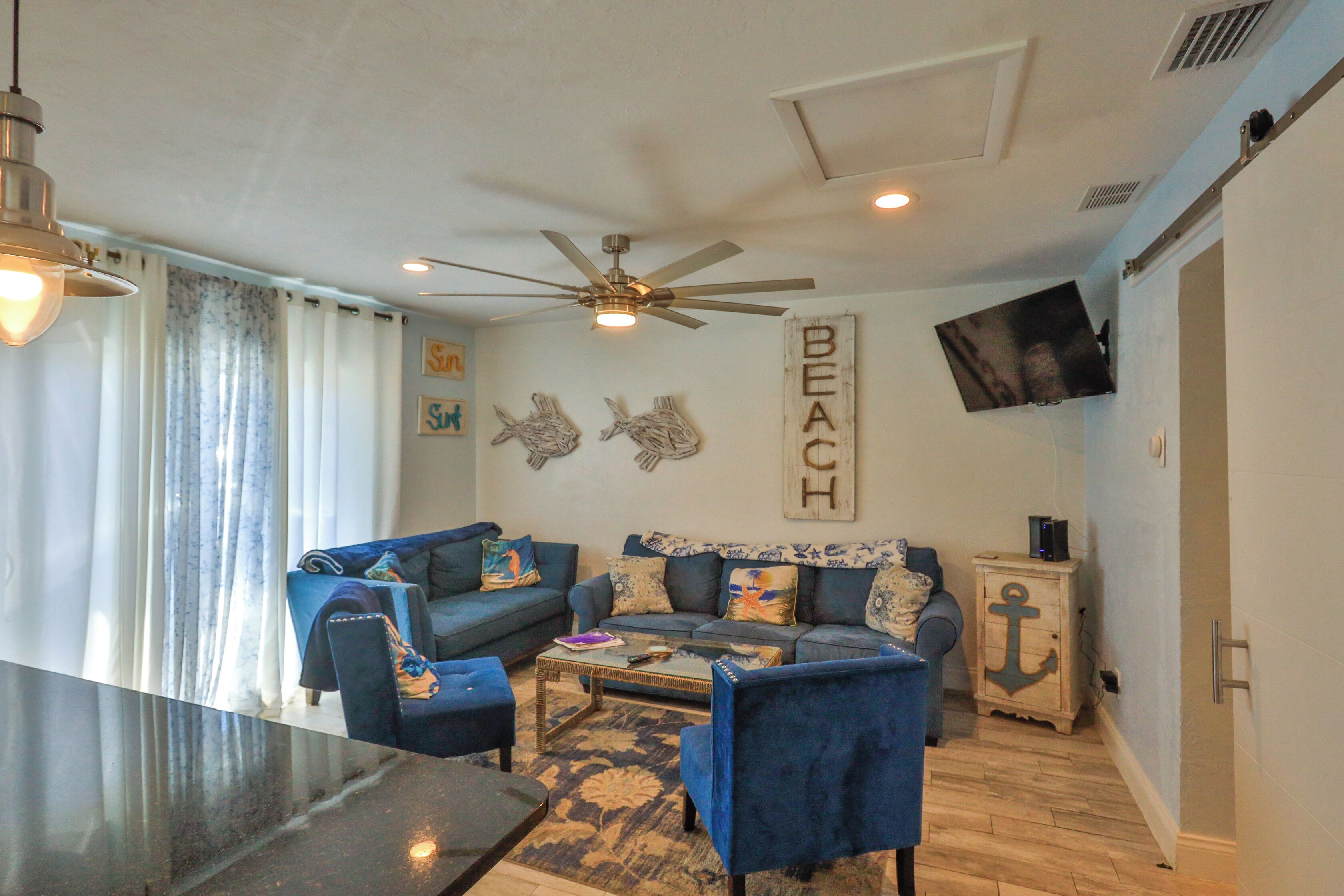 Flip Flop Liing 2! 4 Bdrms, 3 Bths, Steps To The Sand! - New Smyrna Beach, FL