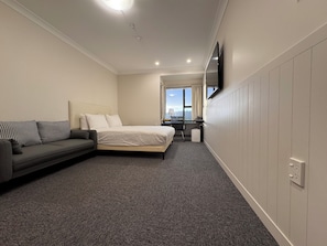 Estúdio, 1 cama de casal, para não fumantes, vista para o mar | Escrivaninha, espaço de trabalho para notebook, Wi-Fi de cortesia