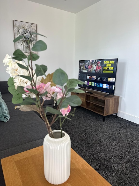 Newly Refurbished 2-bedroom Flat + Free Parking - Oxford