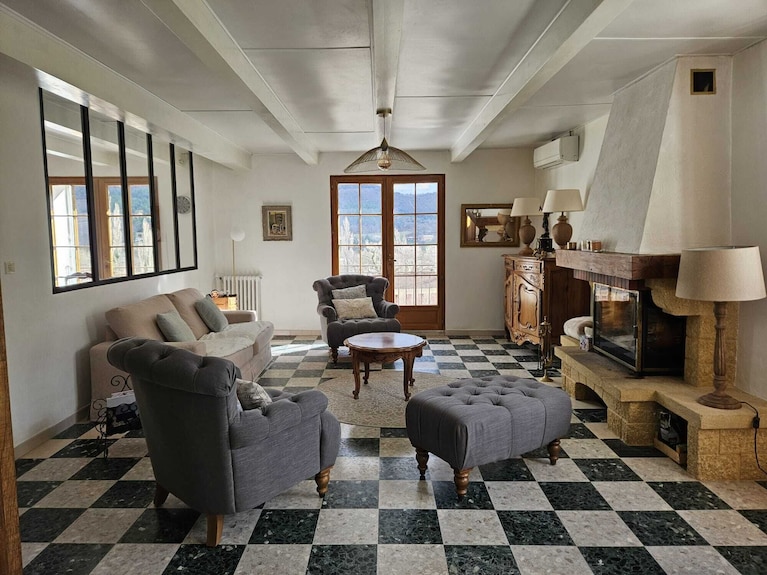 Family Home In Village Center With Private Garden - Aurel