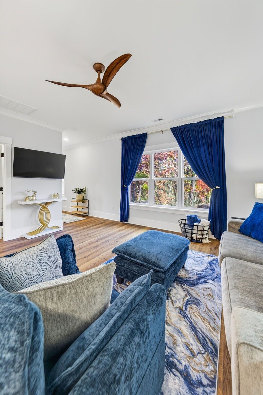 Beautiful Apartment Above Garage! Walk To Restaurants, Shopping And Fun. - Apex, NC