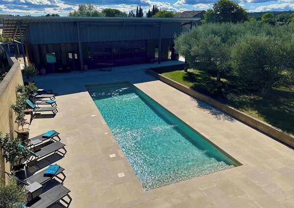 Provencal Villa With Garden & Pool - Uzès