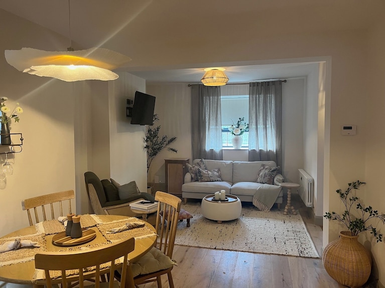 Newly Renovated Luxury Home - Armagh City Centre - Armagh