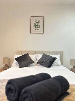 Apartamento, 2 quartos, pátio, Vista para a cidade | 4 quartos 