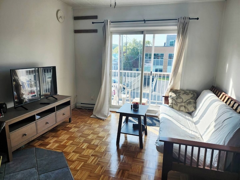 Whole Apartment In Downtown Longueuil For Rent - 蒙特婁