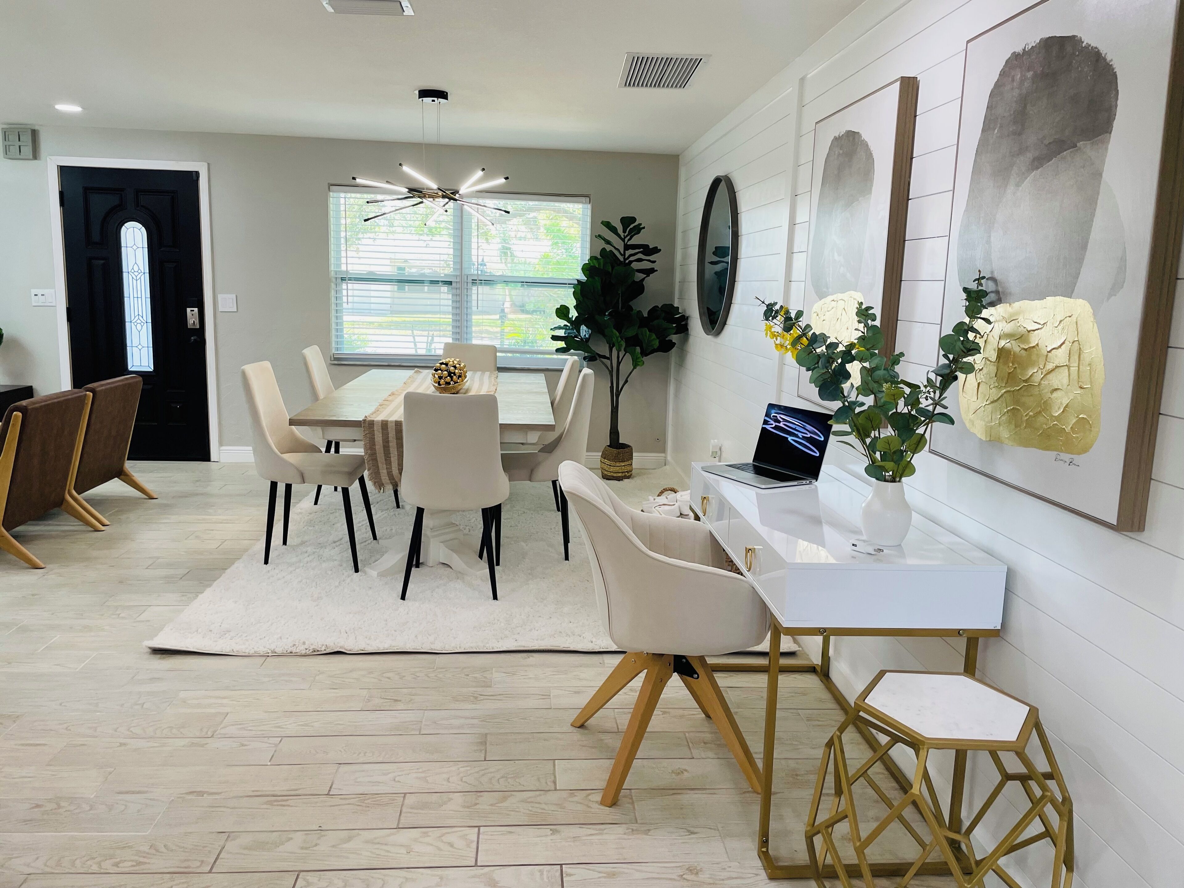 Lovely 4-bedroom  3 Bath Heated Pool House Near Siesta Key Beach - Sarasota, FL