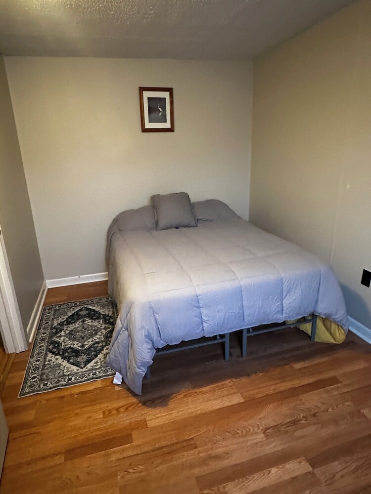The 2BR 1B Comfort Cove in Heart of Malone - Malone | Stayz