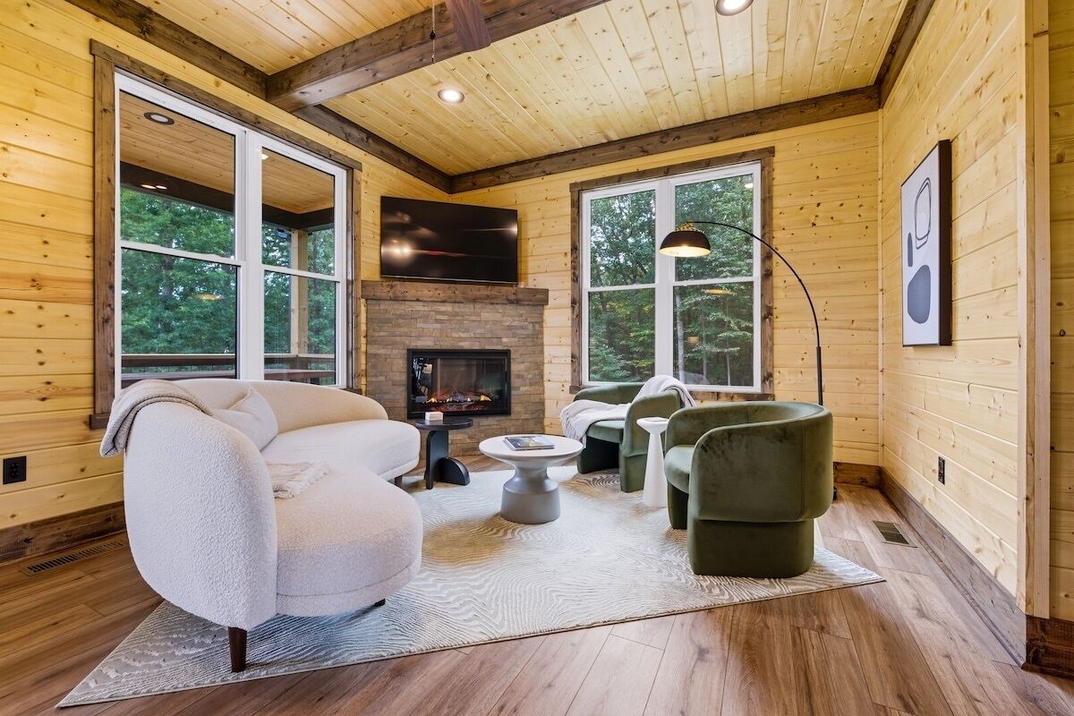 Velare At Whispering Ridge | Luxury Shenandoah Cabin | Hot Tub, Game Room, Gym - Stanley, VA