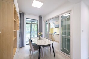 Apartamento Superior, 3 quartos, varanda, Vista para a cidade | Sala