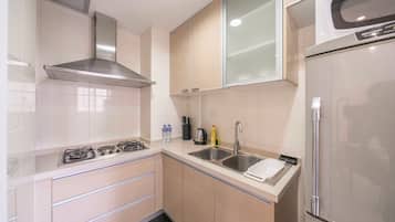 Apartamento Superior, 1 quarto, cozinha, Vista para a cidade | Kitchenette privada