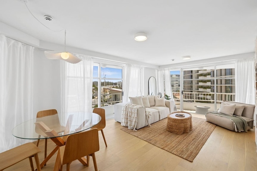 Lookout Palm Beach - Absolute Beachfront + Views - Coolangatta