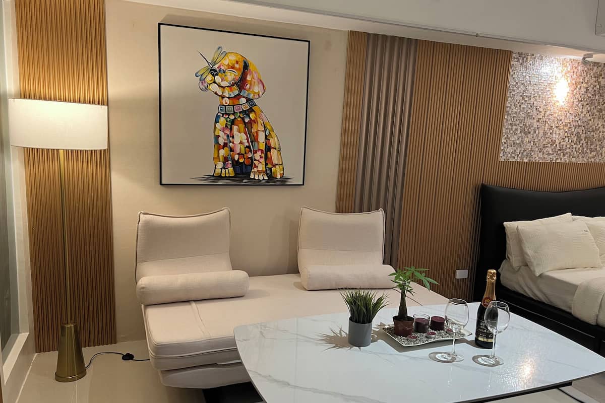 Apartamento Deluxe, varanda, Vista para a cidade | Secretária, quartos insonorizados, Wi-fi grátis