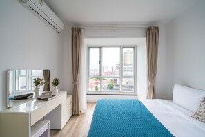 Apartamento Superior, 4 quartos, cozinha, Vista para a cidade | Ferro/tábua de engomar, Wi-fi grátis 