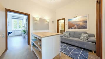 Apartamento (2) | Cozinha privada | Geladeira, cooktop, chaleira elétrica