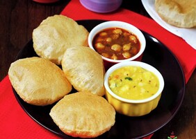 Pequeno-almoço tipo buffet diário (120 INR por pessoa) 