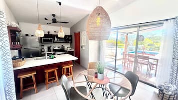 Casa, 3 quartos, acessível, fumadores | Sala de jantar