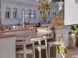 2 bares/lounges, este bar no terraço do hotel 