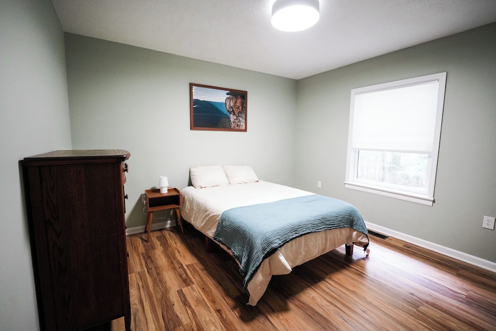 An explorer's escape - 3 bed 2 bath house with AC in Hico - Hico | Vrbo