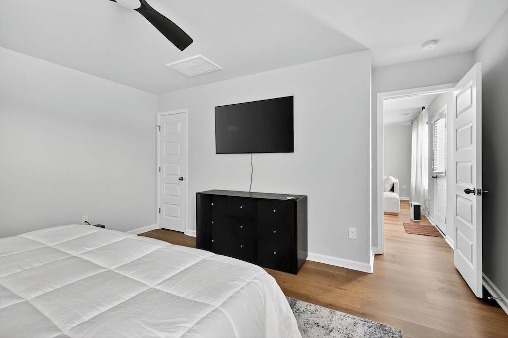 Family Fun w/Game Rm, WFH Office: 8 Min to Beach - Brunswick County | Stayz