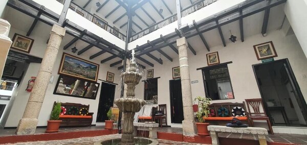 Hostal Flores - Quito