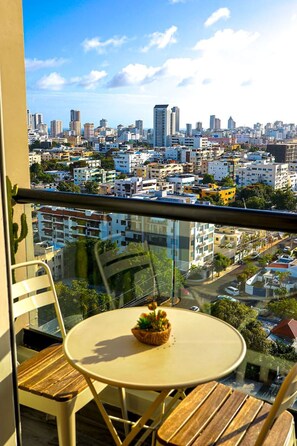 Elegant and Cozy 1BD City Center Condo, Rooftop Terrace, Pool, Gym ...