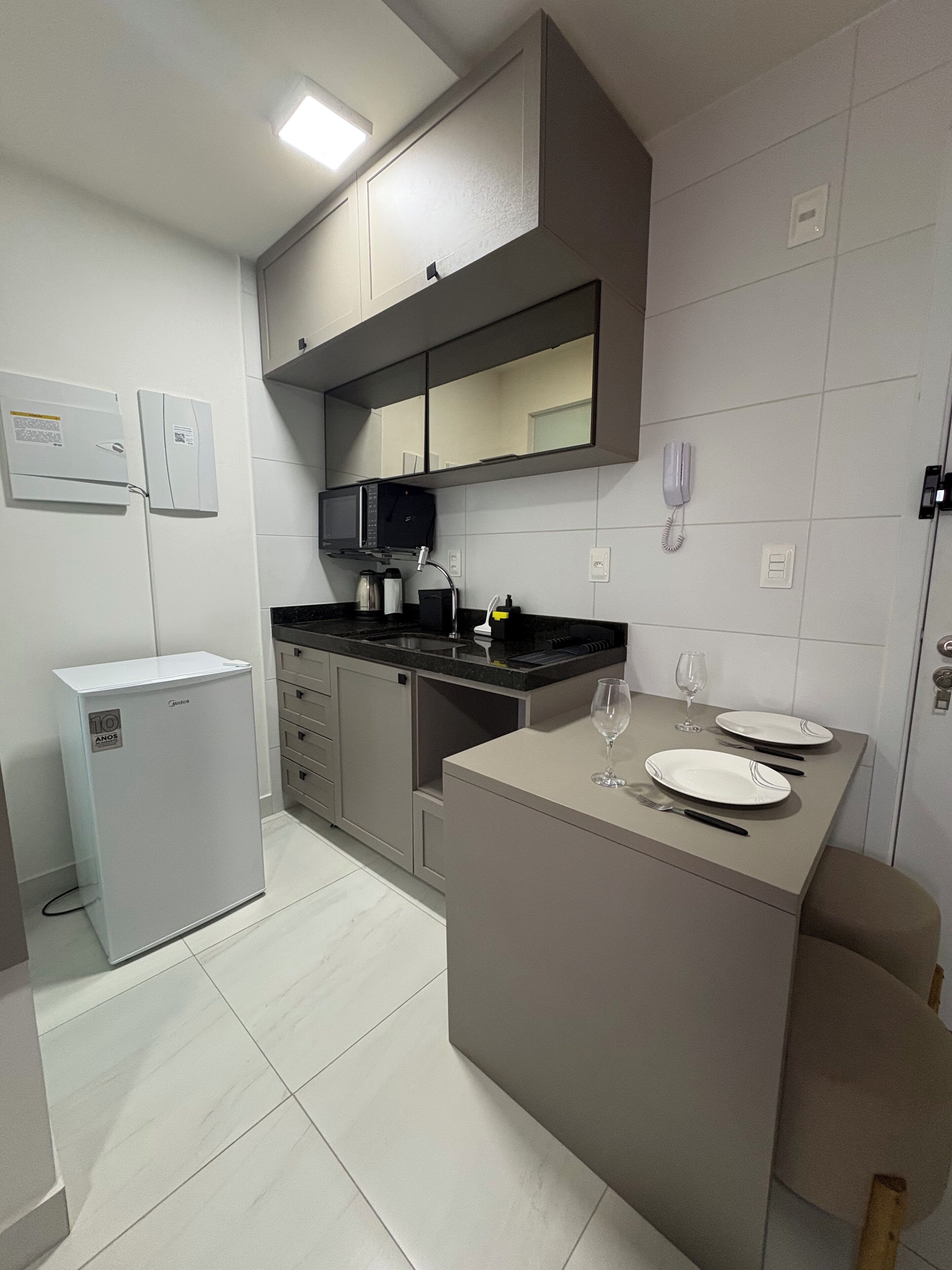 Apartamento | Cozinha privada | Minifrigorífico, um micro-ondas, uma placa de cozinha 