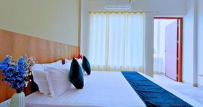 Quarto Duplo Deluxe, varanda | Secretária, Wi-fi grátis