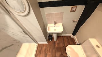 Quarto casal luxo | Banheiro | Secador de cabelo, toalhas de banho, sabonete, shampoo