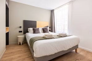 Apartamento luxo, suíte, vista para a cidade (Le Beaux Arts) | Ferros/tábuas de passar roupa, Wi-Fi de cortesia