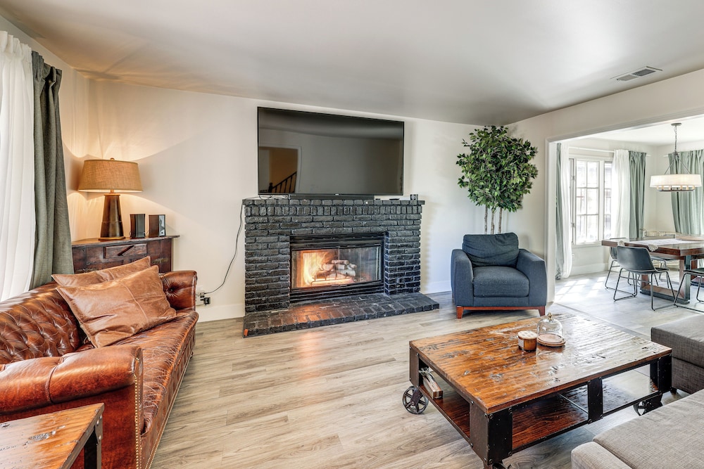 Beautiful Lake-view House: Walk To Lake + Village! - Big Bear, CA