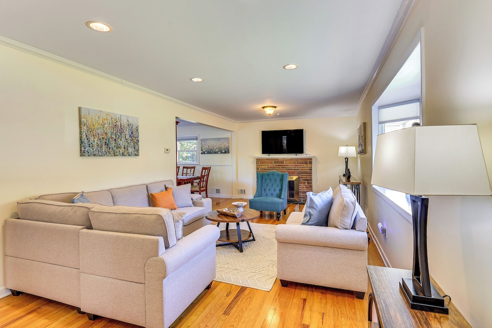 Spacious Fanwood Home W/ Decks, Walk To Park! - ニュー・ジャージー州