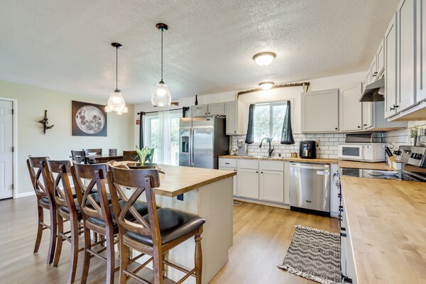 1 Mi To Shops & Cafes: Updated Cassville Home! - Missouri