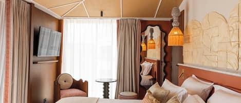 Suite, Vista para a cidade | Cofre no quarto, cortinas/cortinados opacos, quartos insonorizados