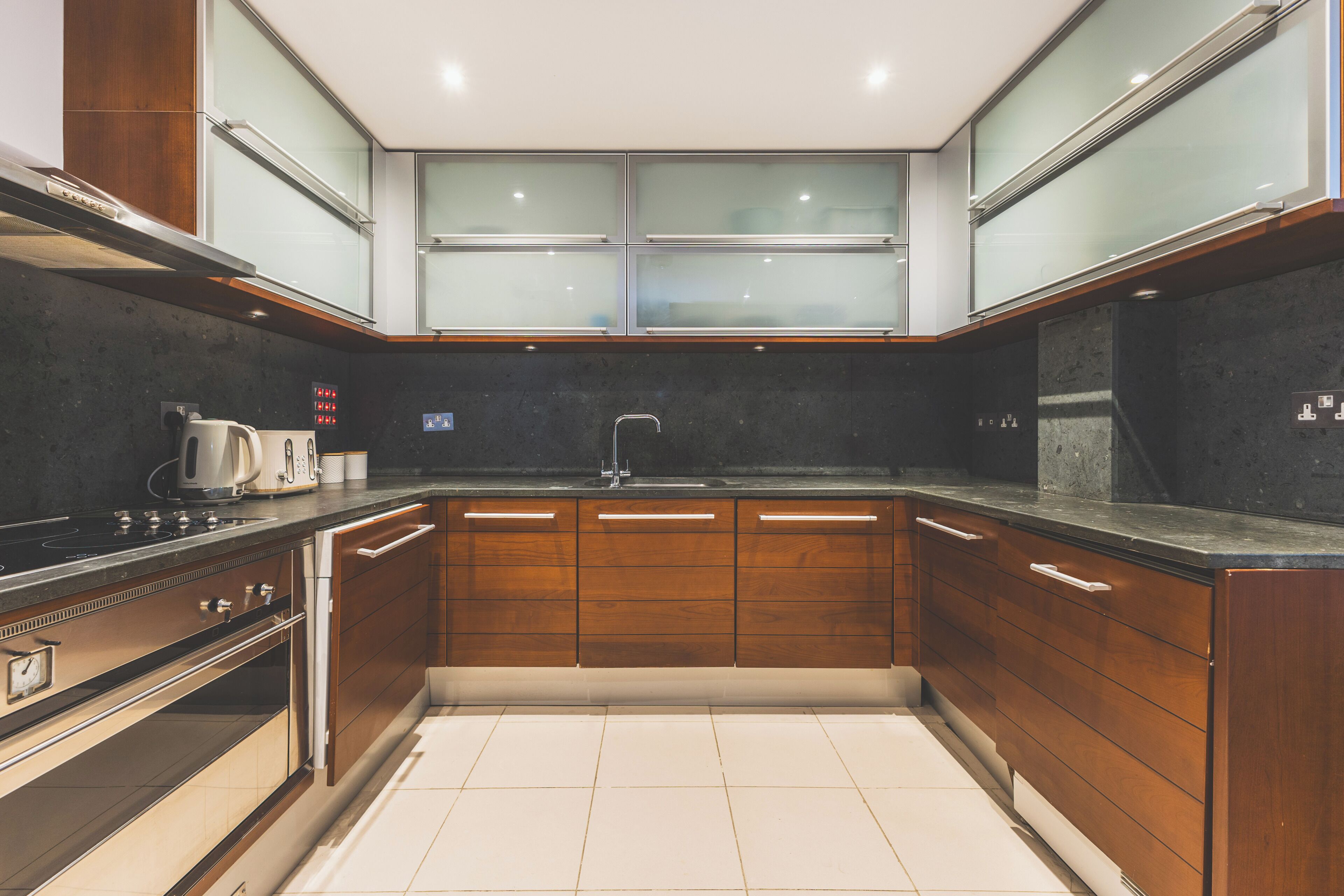 Apartamento | Cozinha privada | Um frigorífico, um micro-ondas, um forno, uma placa de cozinha 