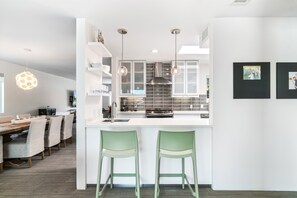 Palm Desert 3 bed 2 bath pool and spa with full solar 30 Day minimum ...