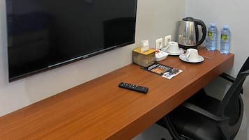 Secretária, secretária adequada para computadores portáteis