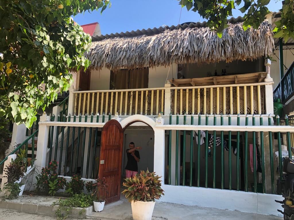 Bangalô família, sacada, vista parcial para o mar | Área de estar