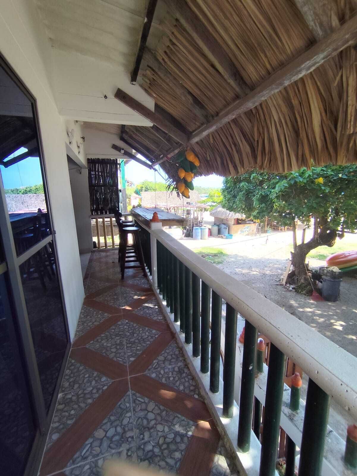 Bangalô família, sacada, vista parcial para o mar | Área de estar